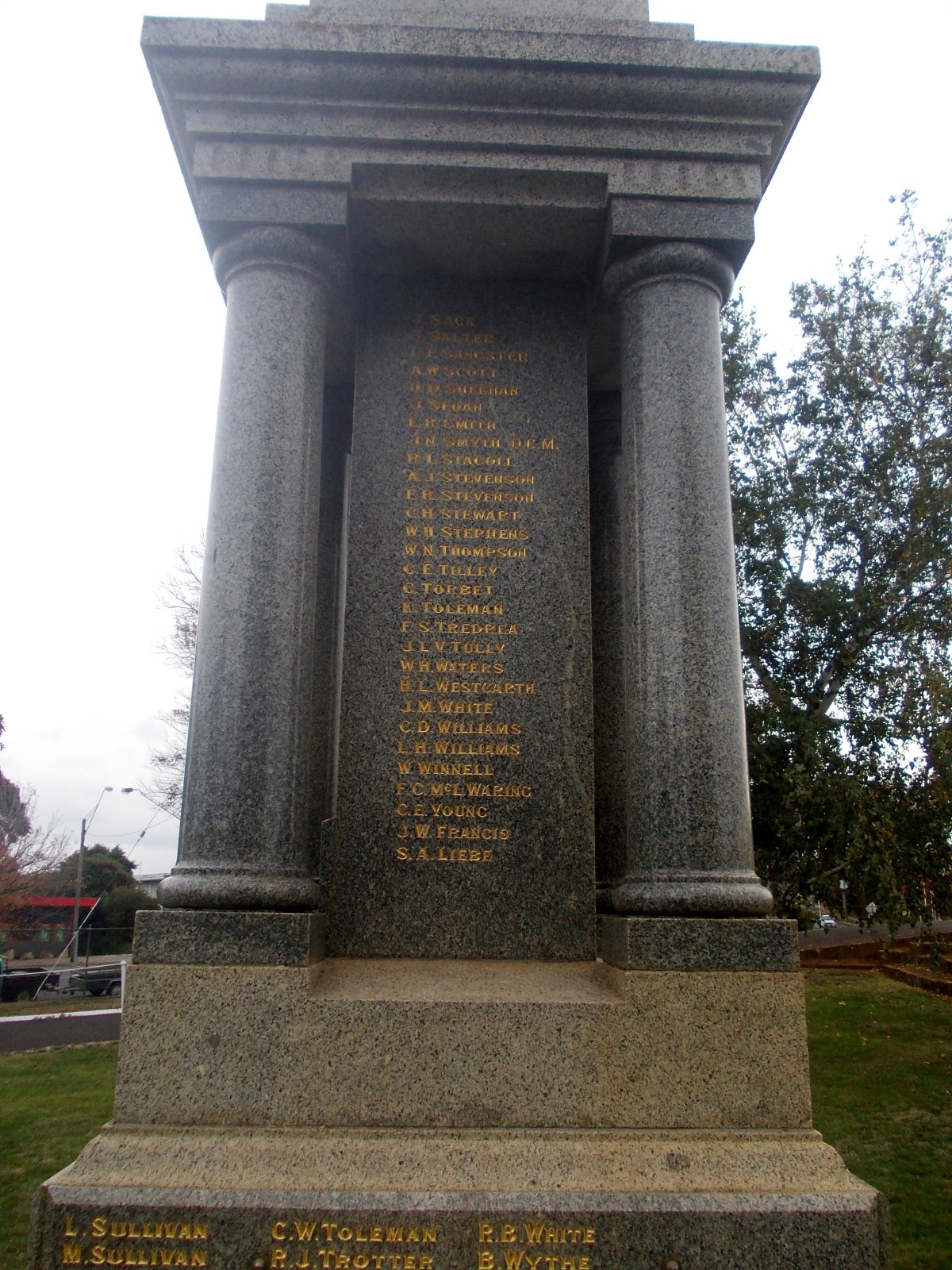 Hamilton War Memorial | Western District Families